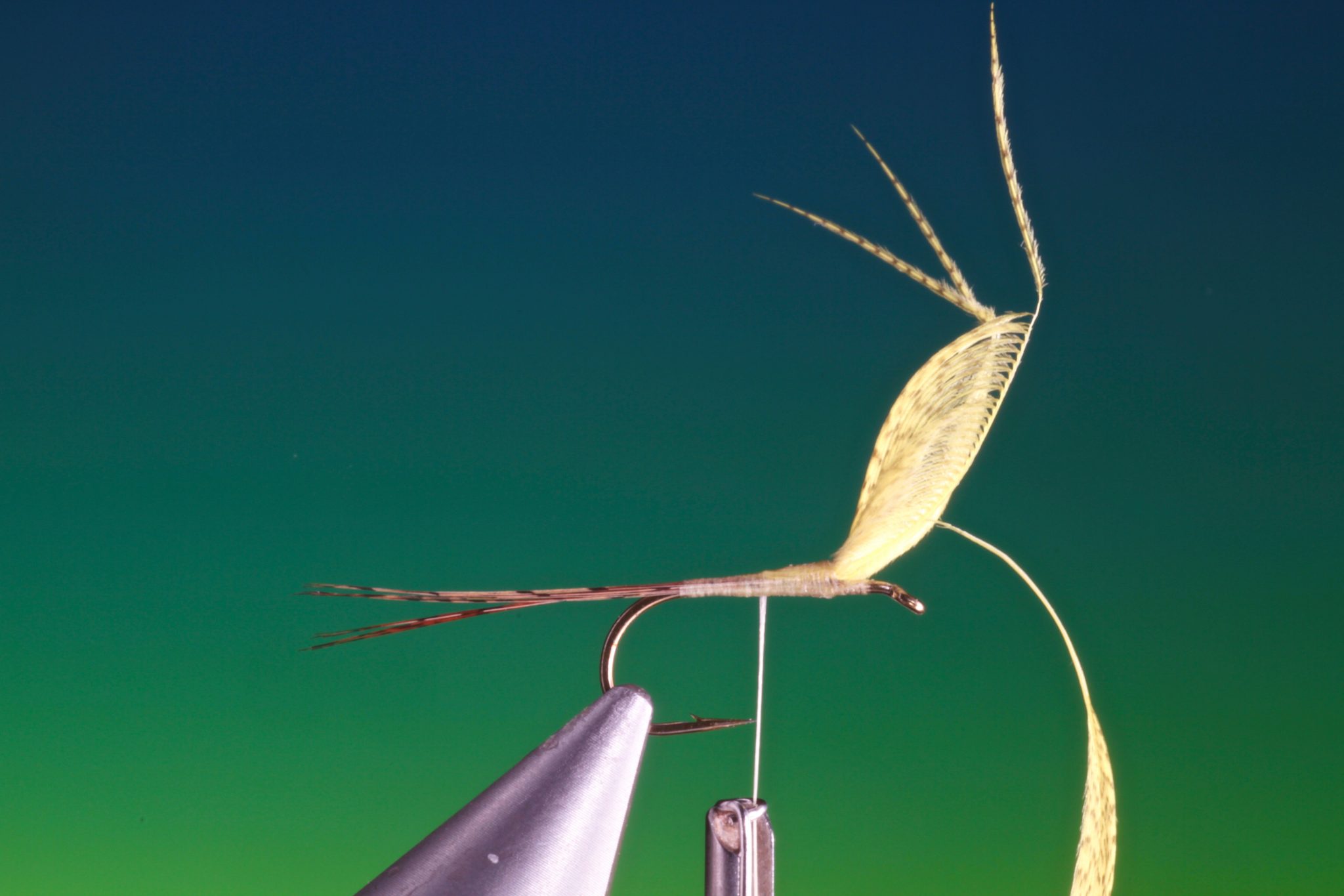 How to tie the yellow mayfly